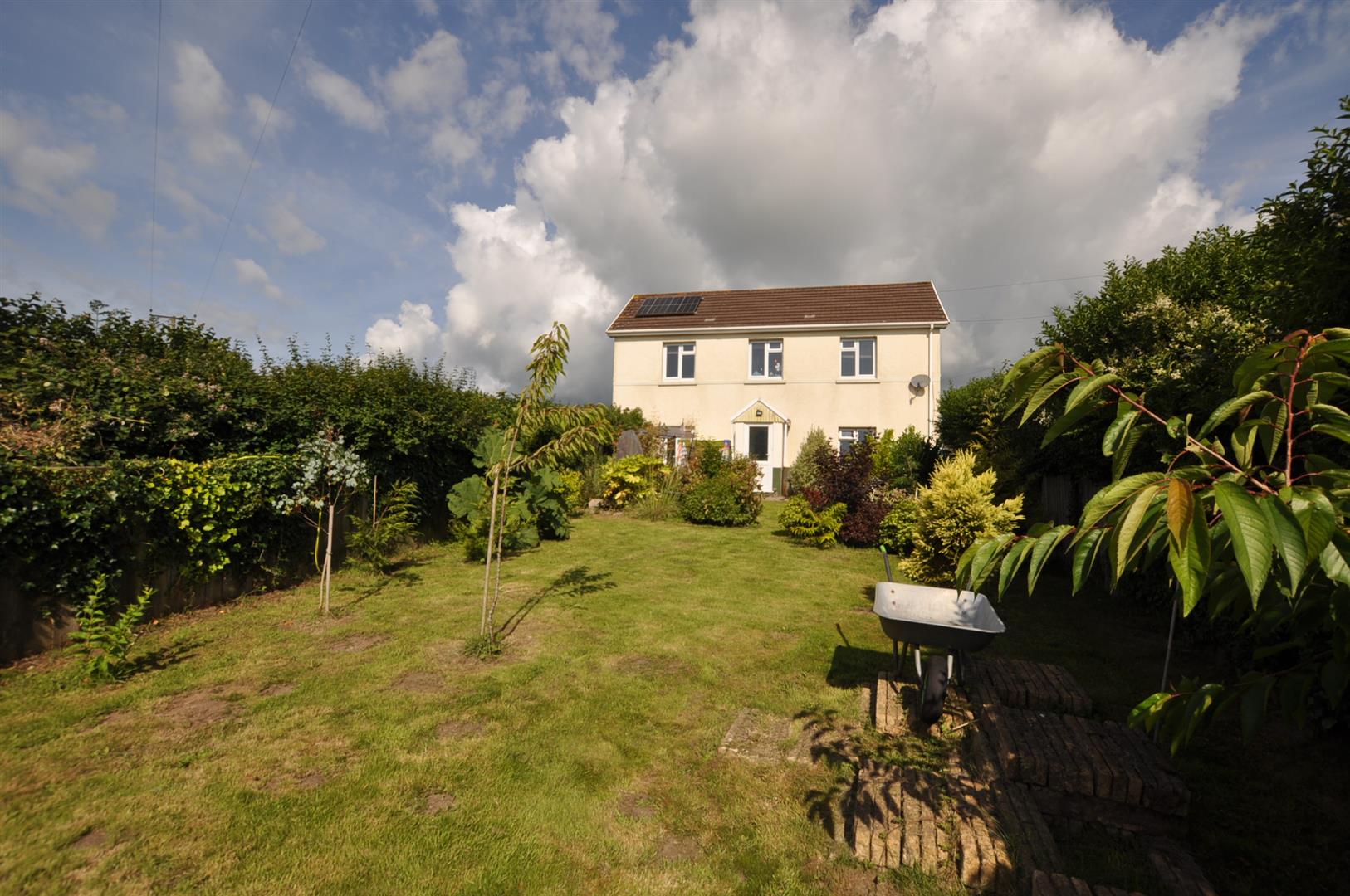 Cross Inn, Laugharne, Carmarthen – Terry Thomas & Co Estate Agents in ...